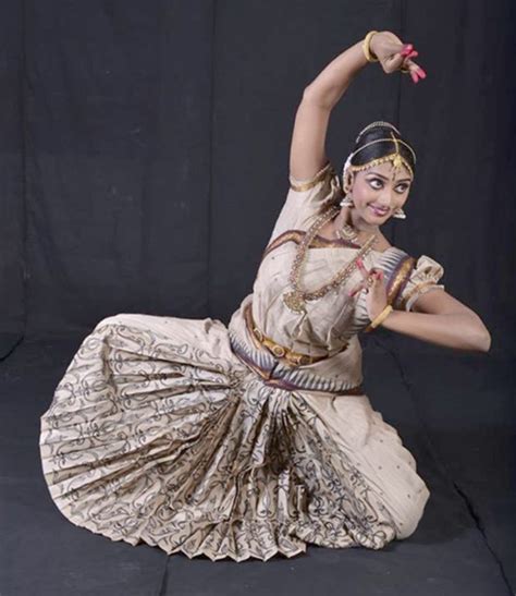 Best Bharatanatyam Online Classes And Dance Training For Adults Vnc Artha