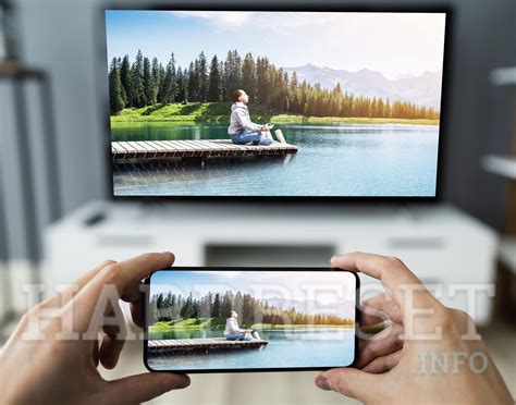 Как подключить телефон к Смарт ТВ