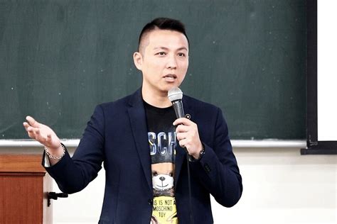 白色情人節變職場告白日 陳偉杰推「職場實用貼圖」助順暢溝通 蕃新聞