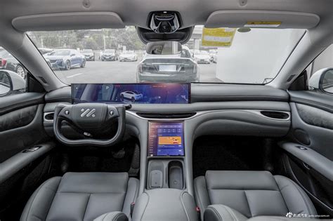 【智己汽车2025款智己l6 后驱基本型】报价参数图片 新浪汽车