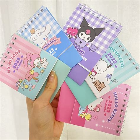 산리오 정품 2023 탁상 달력 미니 캘린더 마이멜로디 쿠로미 시나모롤 포차코 키티 에이블리