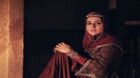 سریال گیل‌دخت قسمت 10 کافه سریال