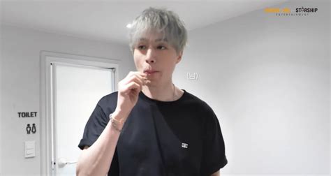 지겨웠다” 이동욱 탈색을 몇 번 한 거야 오묘한 은발 변신 손에 잡히는 뉴스 눈에 보이는 뉴스 뉴스엔