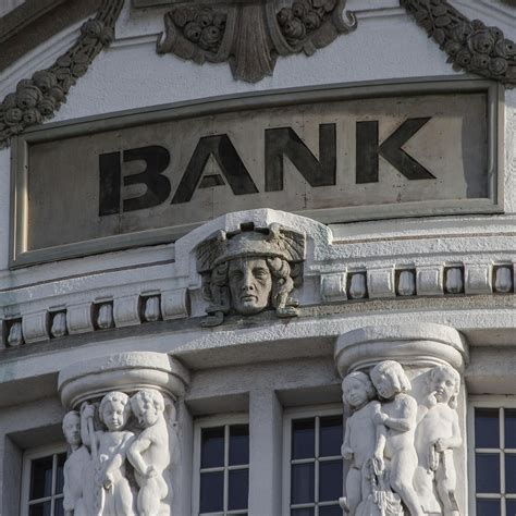 Bank Churn Customer Prediction Dataset Kaggle
