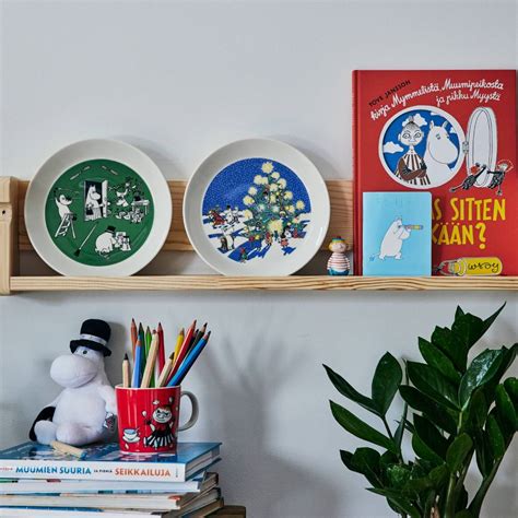 Moomin Collectors Edition Plates 2 Pack 2021 Christmas And Drawing