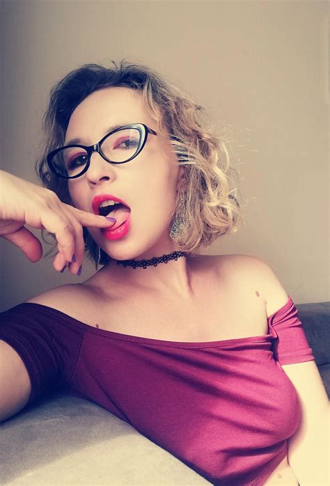 Emilymilf S Homepage On MyFreeCams