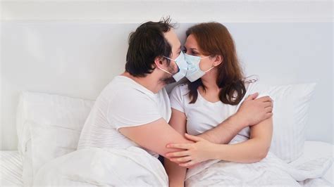 COVID Sex Wear A Mask And Don T Kiss Canada S Top Doc Says Tv Com