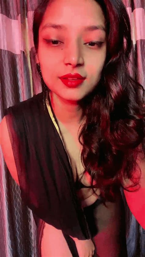 Sexy Dancing Queen On Tango Rtangocaps