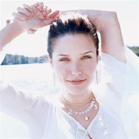 Pin By Tom On Smiley Sophia Bush Sophia Bush Celebrities Female Sophia