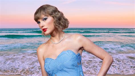 Taylor Swift Bikini Photo On Yacht Draws Raves From Fans
