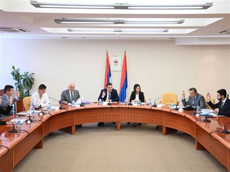 Одбор за уставна питања утврдио два одговора Уставном суду Српске