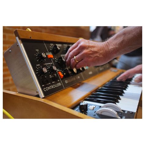 Moog Minimoog Model D Analog Synthesizer Gear4music