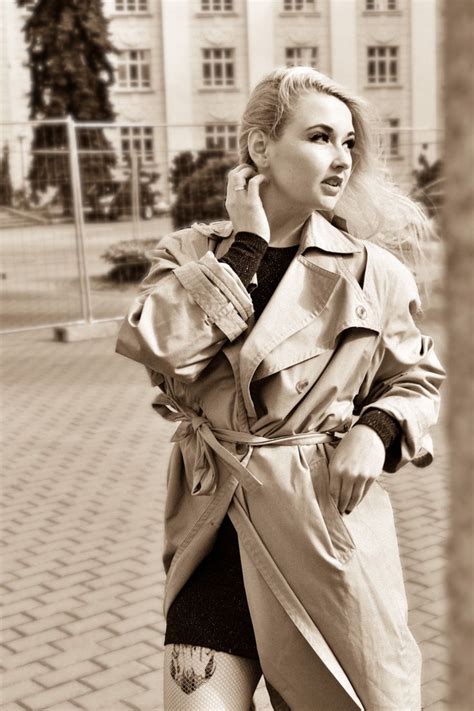 Девушка в городе