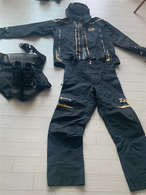 다이와 토너먼트 낚시복 당근 중고거래