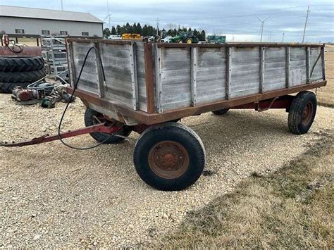 John Deere Barge Box Hamilton Maring Auction Group