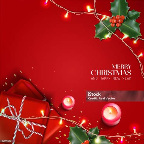 현실적인 크리스마스와 새해 배경 배너 전단지 인사말 카드 엽서 정사각형 방향 선물 상자와 겨우살이가 있는 양초가 있는 빨간색 배경 12월 31일에 대한 스톡 벡터 아트 및