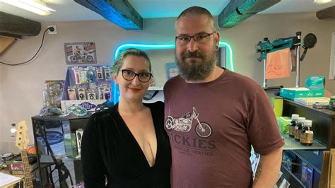 Le succès inattendu de leur sex shop dans une petite ville des Deux Sèvres