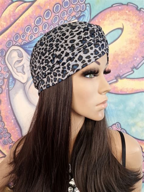 Дамски Тюрбан за Глава в Екзотичен Леопардов Десен Принт Детайли и Наситеност на Цветовете Мека
