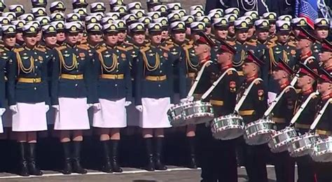 Парад в ознаменование 78 й годовщины Победы в Великой Отечественной войне начался на Красной