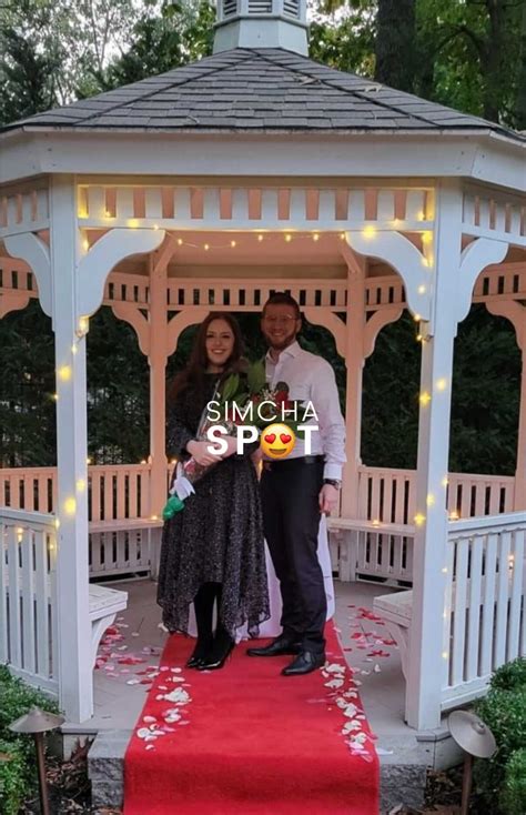 Engagement Of Ezzy Stern To Faigy Israel Simcha Spot
