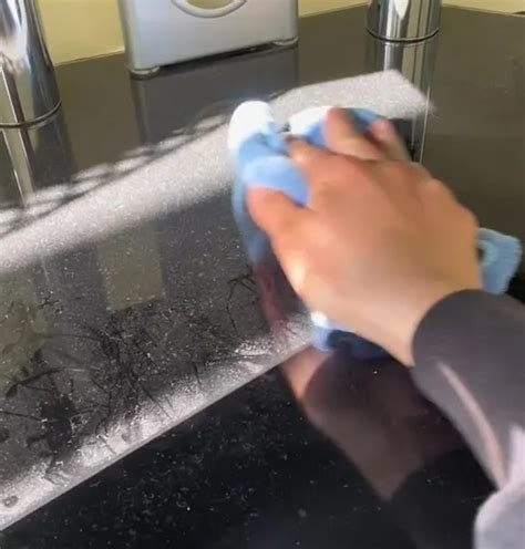 Im A Pro Cleaner And Youre Making 3 Mistakes Your Mop Error Causes