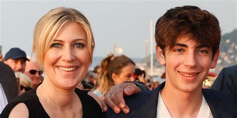 Amanda Sthers pourquoi elle avait caché la présence de son fils Léo