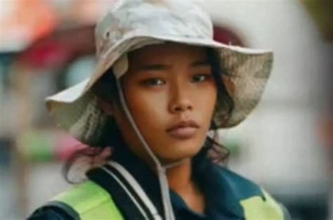 လူ ၁ ဦးက ဓာတ်ပုံ ရိုက်ယူပြီးနောက် တညအတွင်း ဘဝပြောင်းလဲသွားသော လမ်းသန့်ရှင်း‌ရေးဝန်ထမ်း Bur