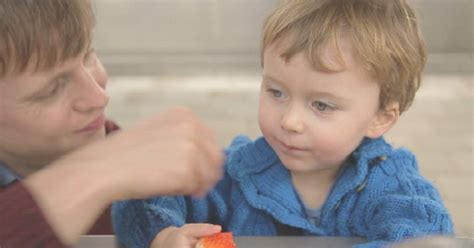 어서와 한국은 처음이지 우리스 생애 첫 딸기 체험야무진 딸기 따기에 심쿵