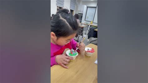 크리스마스컵케이크 만들기~~ 엄청 정성스럽게 한땀한땀 꾸미는 크리스마스 트리 🎄 산타 🎅도 완성 재미있는 체험~~🤩 Youtube