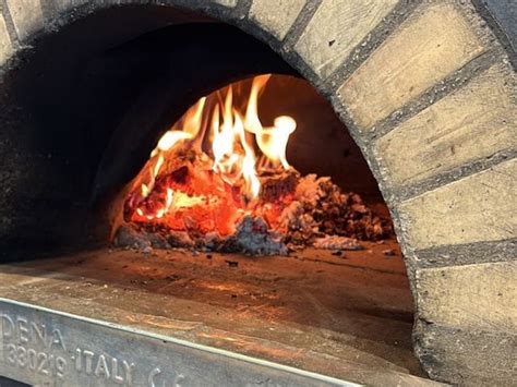 Piazza Ristorante Restaurant Italien Saint Nicolas