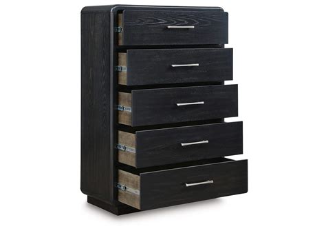 Rowanbeck Chest Of Drawers