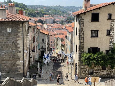 산티아고 순례길의 원조 르퓌 엉 발레이 주교좌성당