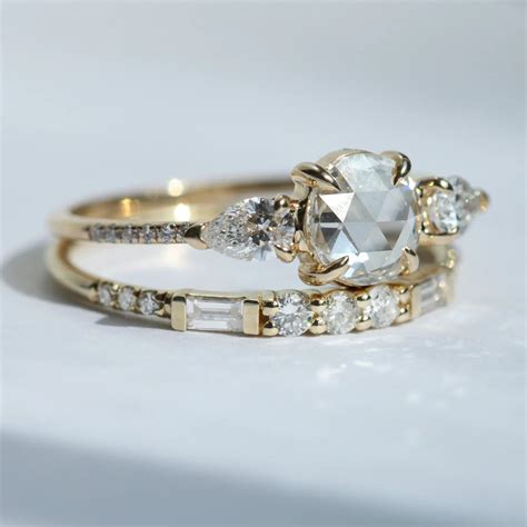 Elegant Dainty Wedding Rings For Timeless Romance