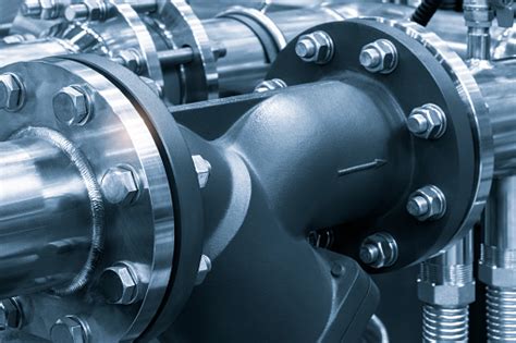 산업 개념 밸브 튜브 압력 게이지 온도계 보일러 하우스의 장비 보일러 룸에서 기마계 파이프 유량계 물 펌프 및 난방 시스템의 밸브를 닫습니다 기체 물리 구조에 대한 스톡