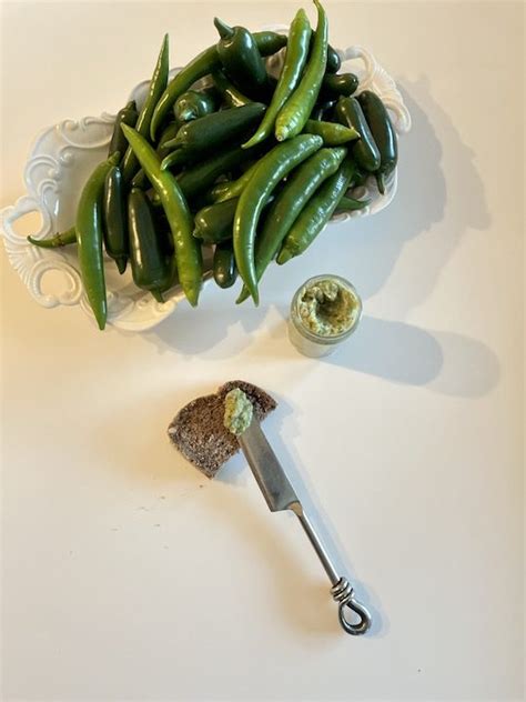 მწვანე აჯიკა Namu