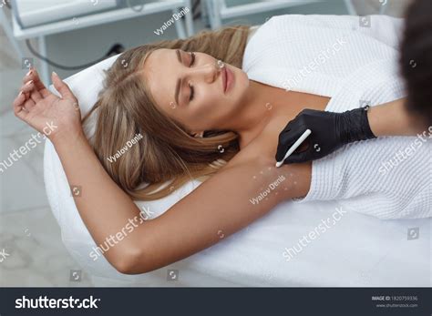 Doctor Makes Intramuscular Injections Botulinum Toxin Stock Photo 1820759336 Shutterstock