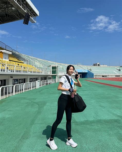 육상선수 김민지 오늘 퇴근길 인스타  유머 움짤 이슈 에펨코리아