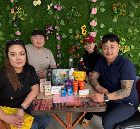 Дүгэрээгийн ГЭР БҮЛ Цэцэг шиг хүмүүстэй Цэцэг ногоо навчаар чимэглэсэн нээх гоё газар уулзлааа