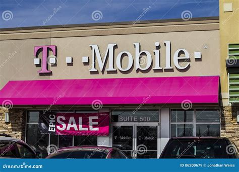 Indianapolis Circa February T Mobile Retail Wireless Store Deutsche Telekom Is T Mobile