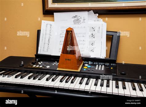 Electronic Keyboard Hi Res Stock Photography And Images Alamy