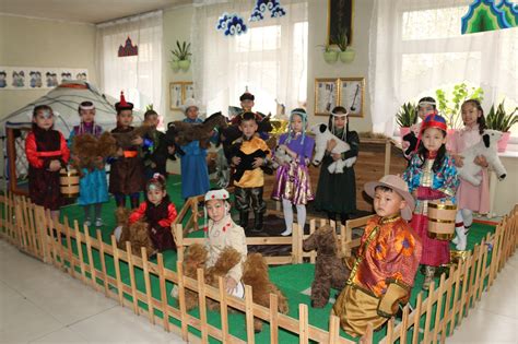 НЕБ ӨНӨРЦОГЦОЛБОР СУРГУУЛИЙН Эцэг эхчүүд