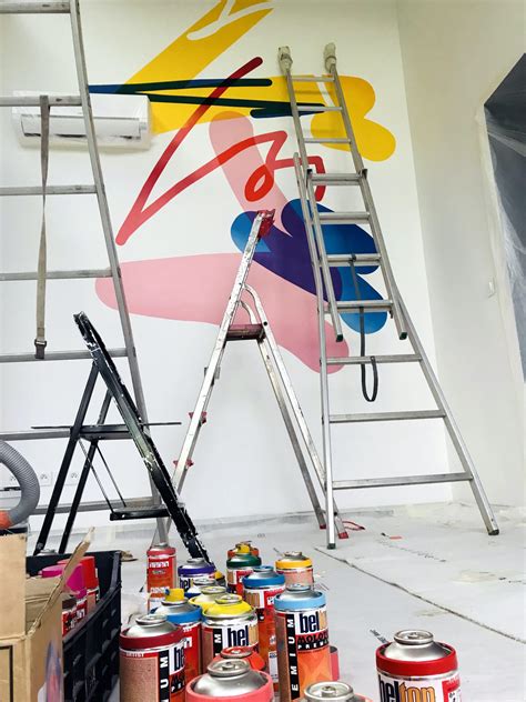 Fresque Abstraite Et Décoration Dintérieur Contemporain Halltimes