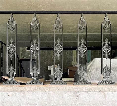 Stalp Decorativ Din Fonta Pentru Scari Model Ornamental 103 Cm