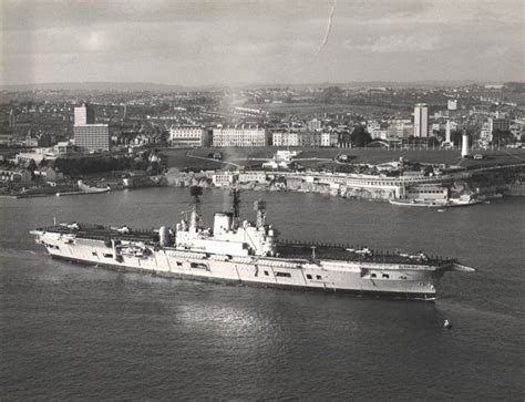 pin tillagd av ian poston på wwii warships i 2024