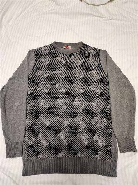 Кофта фірми Levis 180 грн Кофти Малехів на Olx