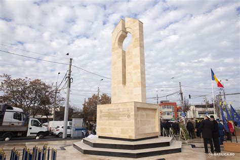 A Fost Sfințit Monumentul Eroilor Transmisioniști Foto Basilicaro