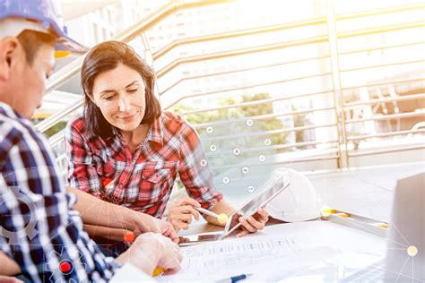 엔지니어와 팀워크 성공적인 프로젝트 건물 건축에 대 한 회의 개발에 대한 스톡 사진 및 기타 이미지 개발 건설 산업 건축 Istock