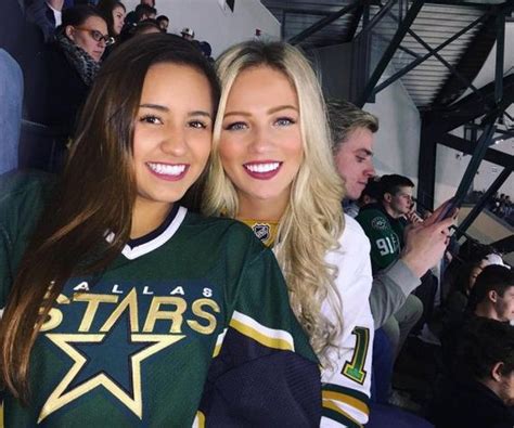 Sexy Fan Girls Barnorama