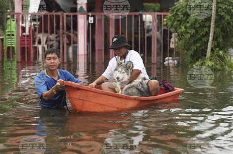БТА Тропически дъждове наводняват части от Тайланд повече 5 000 души са евакуирани