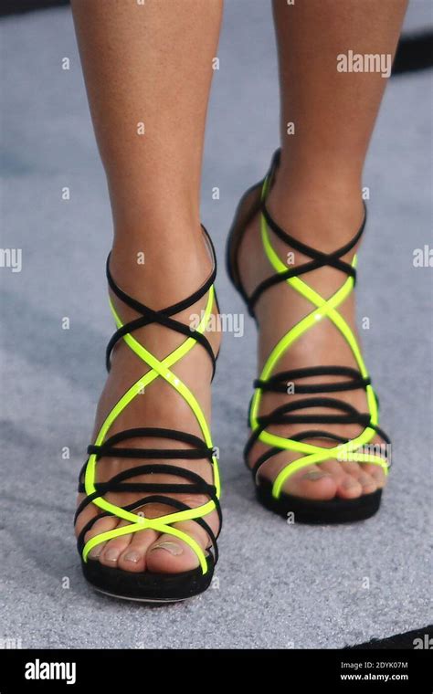 Kate Beckinsale Shoe Detail Arrive To The Premiere Of Star Trek Into